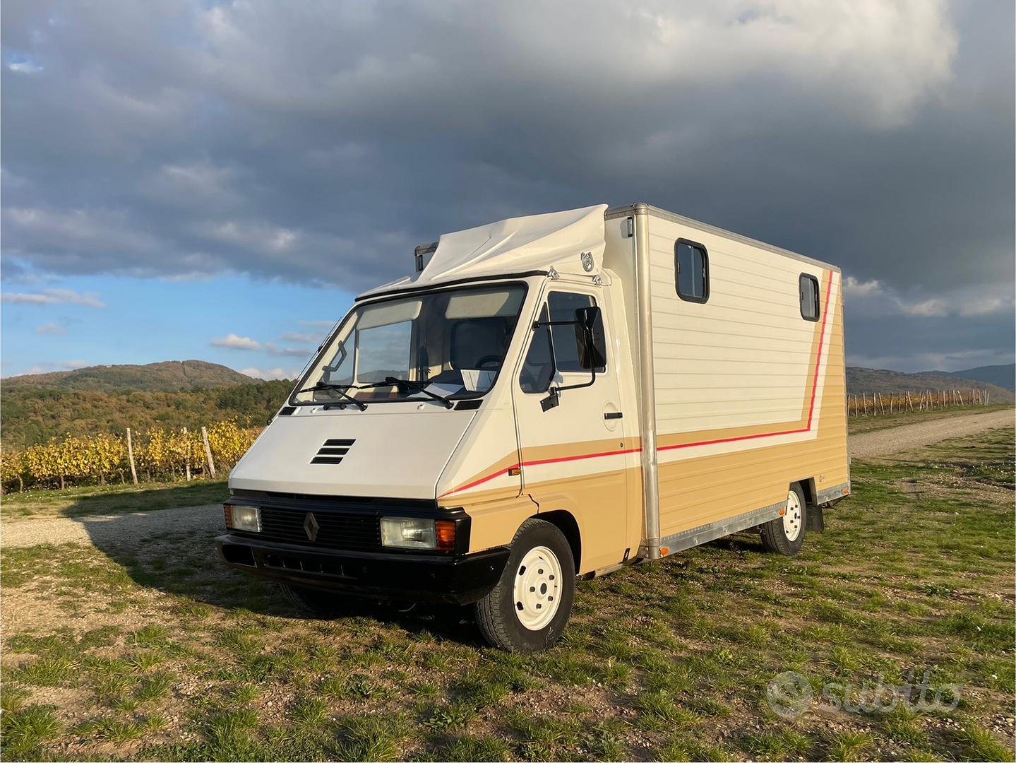 ? Van Trasporto Cavalli, Patente B? - Veicoli commerciali In vendita a ...