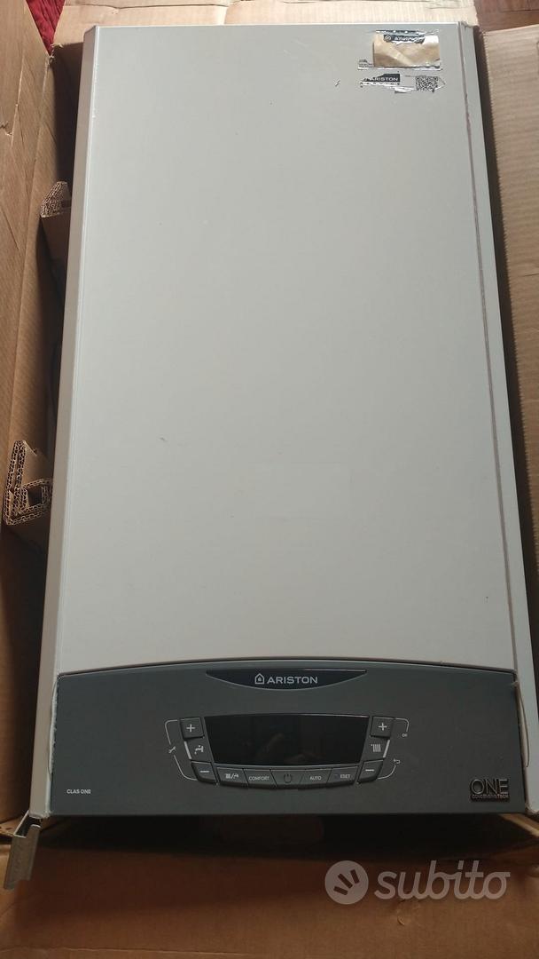 Caldaia Ariston condensing tec 24kw 3 anni di vita - Elettrodomestici ...