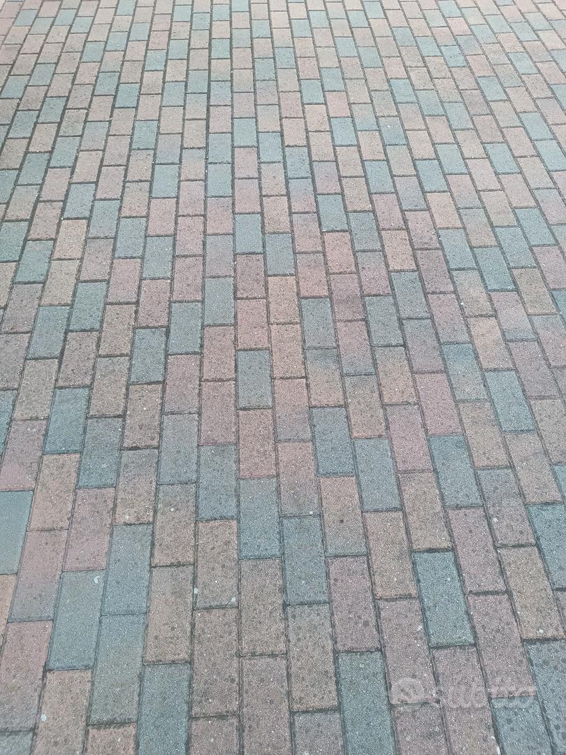 Autobloccanti 10x20 cm (5,00€/mq) - Giardino e Fai da te In vendita a ...