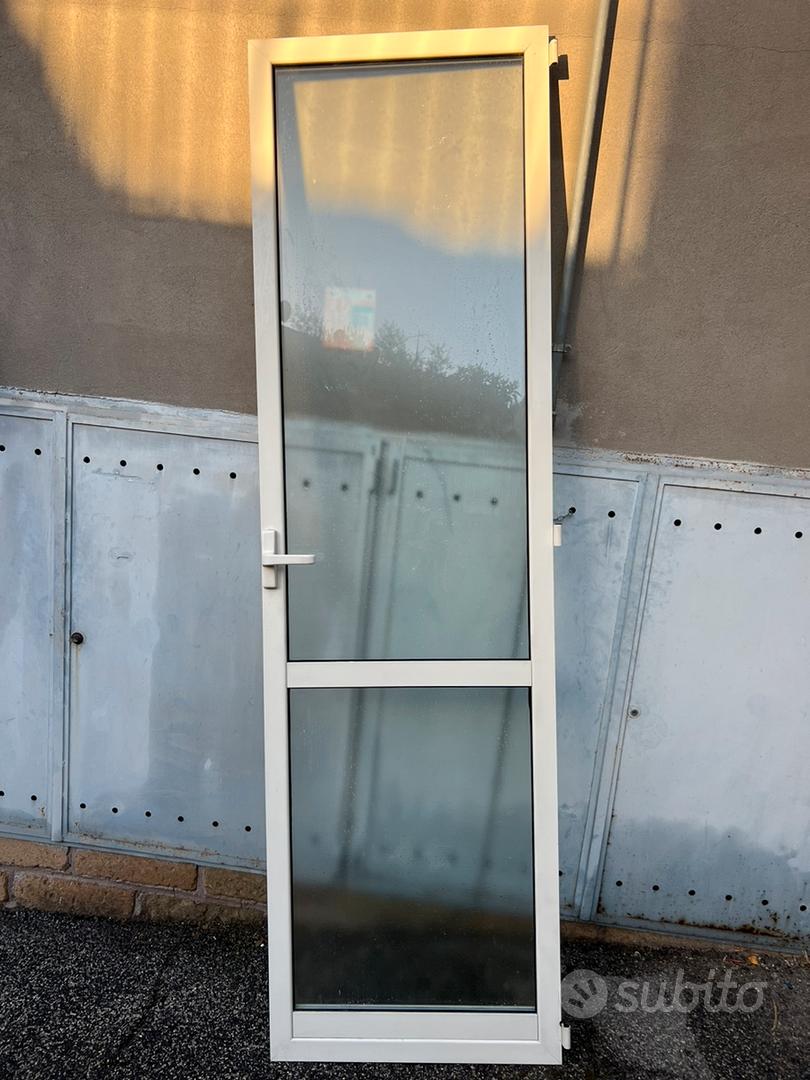 Porta PVC bianca con vetro - Giardino e Fai da te In vendita a Roma Porta PVC bianca con vetro - Giardino e Fai da te In vendita a Roma
