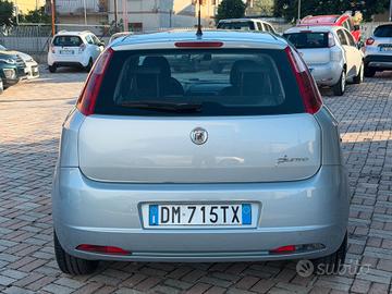 Subito - CRAZY GARAGE - Fiat Grande Punto 1.3 MJT 90 CV 5 porte Dynamic ...