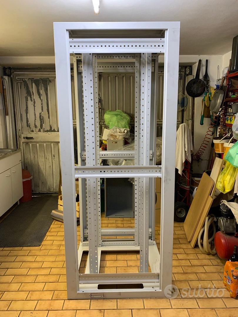 Armadio Rack a telaio aperto - Informatica In vendita a Venezia