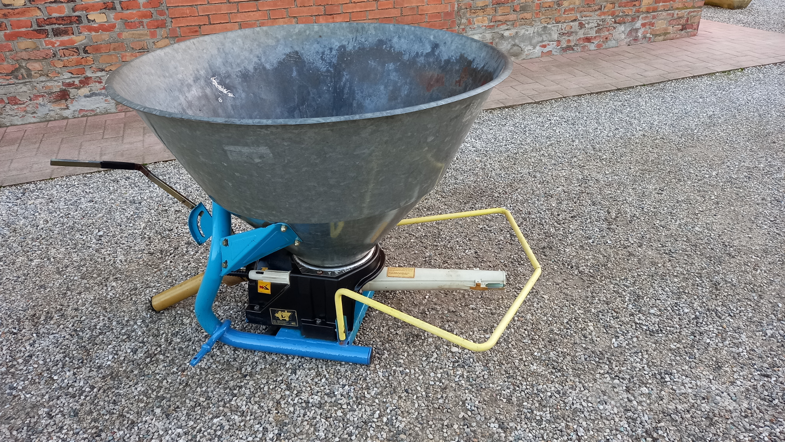 Subito - Frignani Macchine Agricole - Spandiconcime gamberini pendolo ...