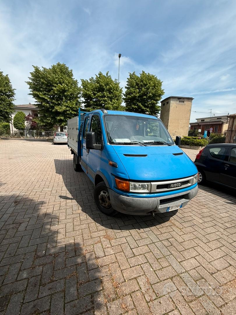 Iveco Daily 35 C 13 sei marce - Veicoli commerciali In vendita a Pavia