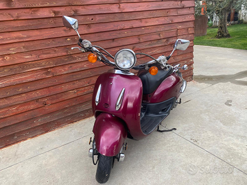 Honda Shadow 50 - Moto e Scooter In vendita a Benevento