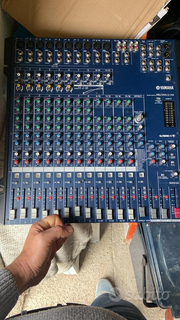 Mixer yamaha MG166 cx USB - Audio/Video In vendita a Caserta