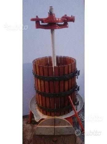 Torchio UVA 127lt - Giardino e Fai da te In vendita a Oristano