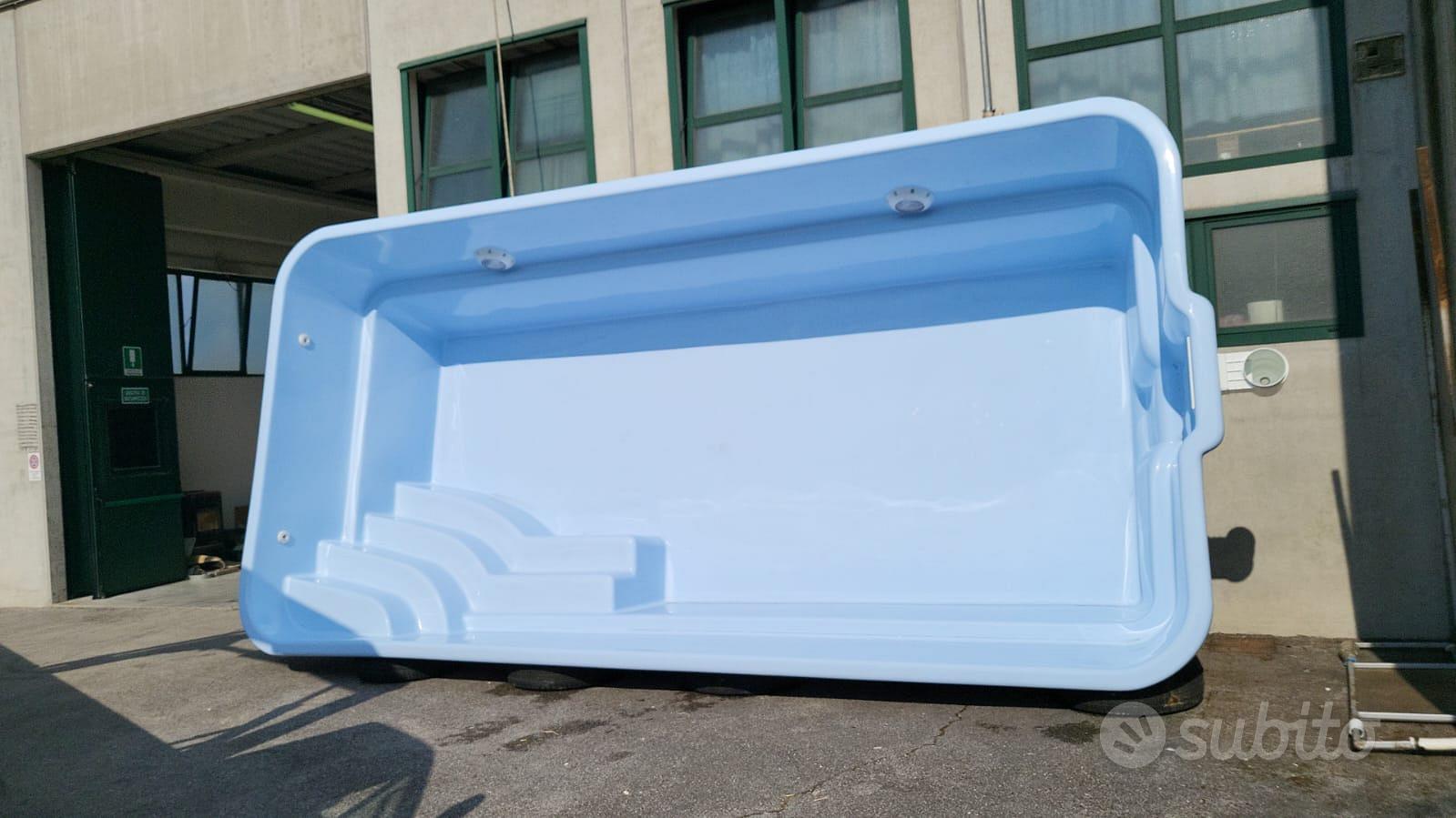 Piscina VTR rettangolare con scale varie misure - Giardino e Fai da te In vendita a Vicenza