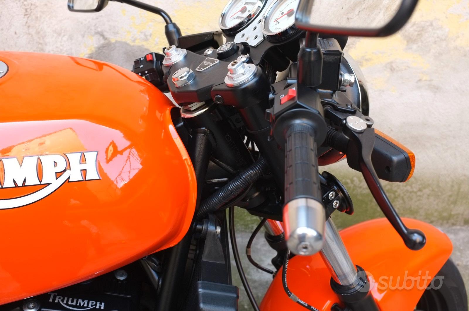 Triumph Speed Triple 900 Orange Fireball 1996 - Moto e Scooter In ...