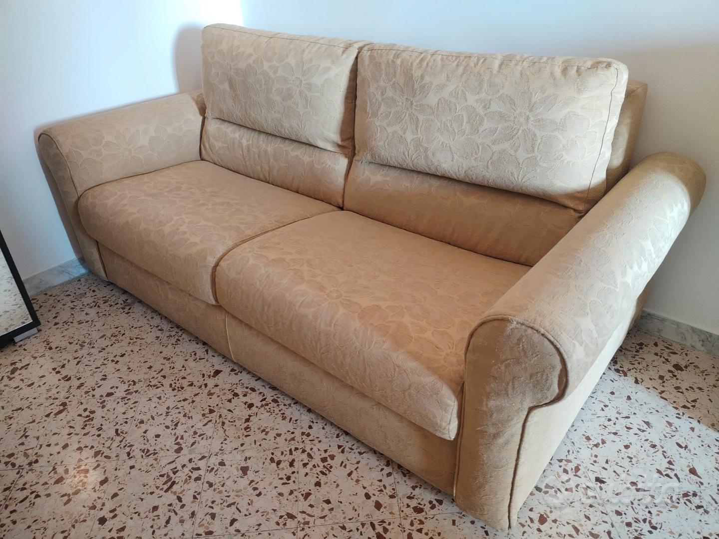 Divano poltronesofa 3 posto con letto matrimoniale - Arredamento e ...