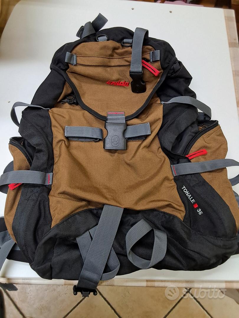 Zaino trekking INVICTA mod Tonale 35 L - Sports In vendita a Roma