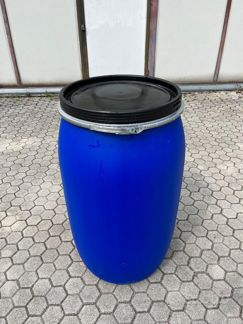 FUSTO IN PLASTICA lt 200 - Giardino e Fai da te In vendita a Genova