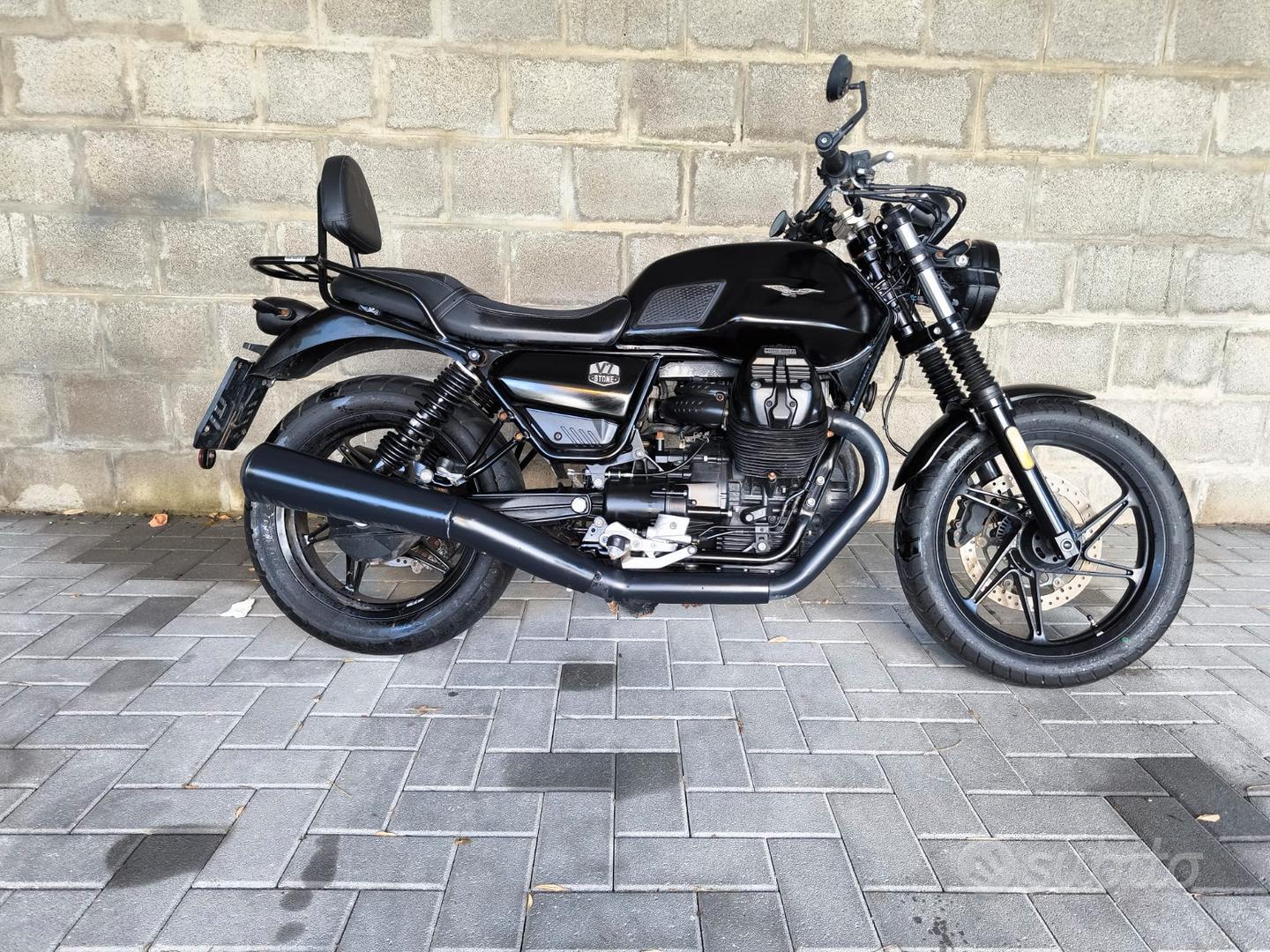 Moto Guzzi V7 IV - 590 km - Moto e Scooter In vendita a Lucca