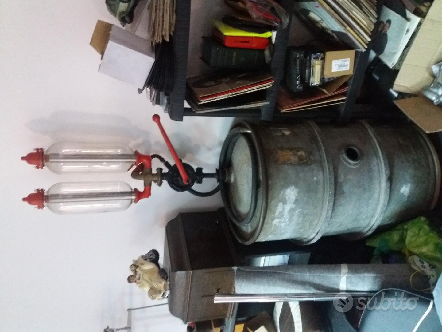 Pompa benzina con Ampolle e Barile anni 30 - Collezionismo In vendita a ...