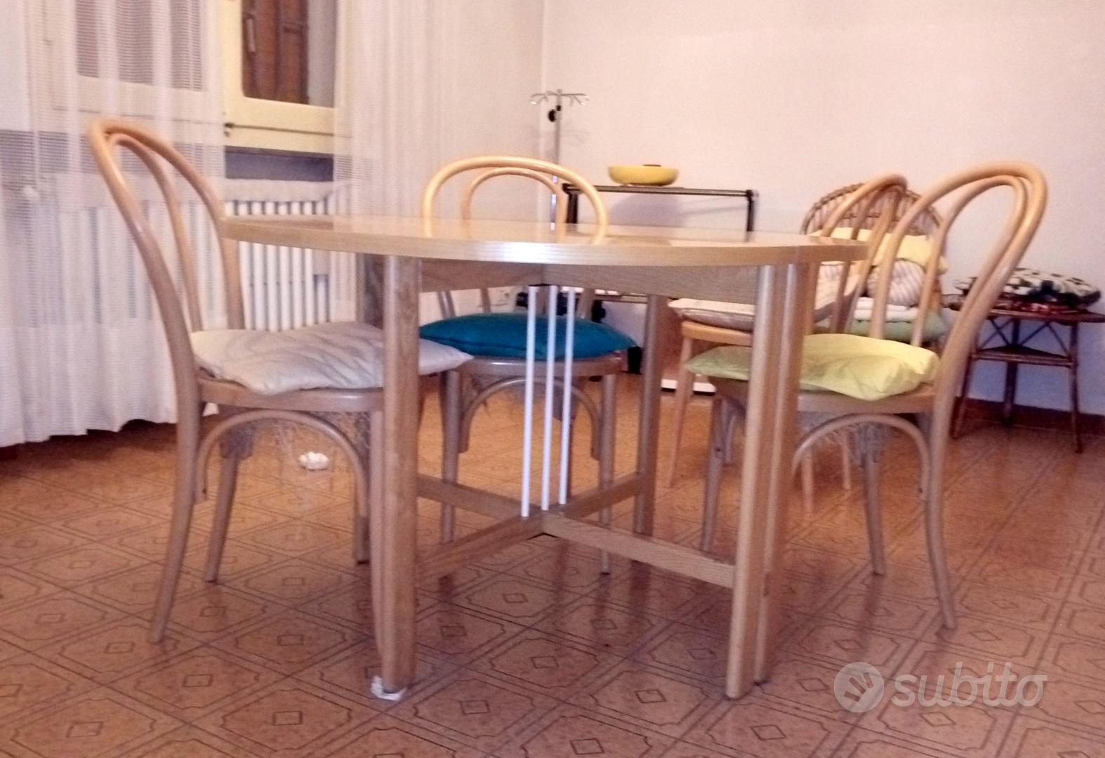 Tavolo ovale richiudibile - Arredamento e Casalinghi In vendita a Bologna Tavolo ovale richiudibile - Arredamento e Casalinghi In vendita a Bologna