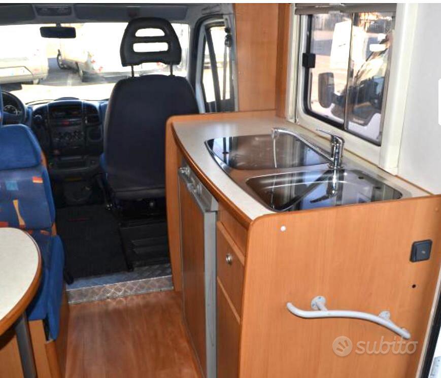 Camper semi-integrale - Caravan e Camper In vendita a Bari