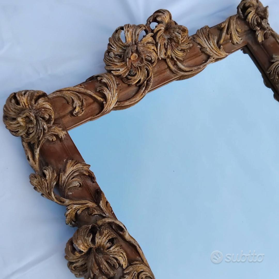 Specchio con cornice in legno scolpita - Arredamento e Casalinghi In ...
