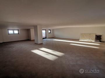 Sottotetto Categoria C/2 Classe 2 - Loft, mansarde e altro In vendita a Salerno
