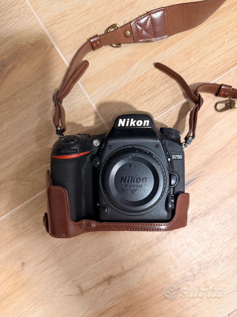 Nikon D750 + AF-S 50mm f1.4G + kit e accessori - Fotografia In vendita ...