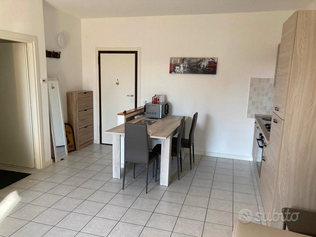 Appartamento in piccola palazzina - Ville singole e a schiera In ...