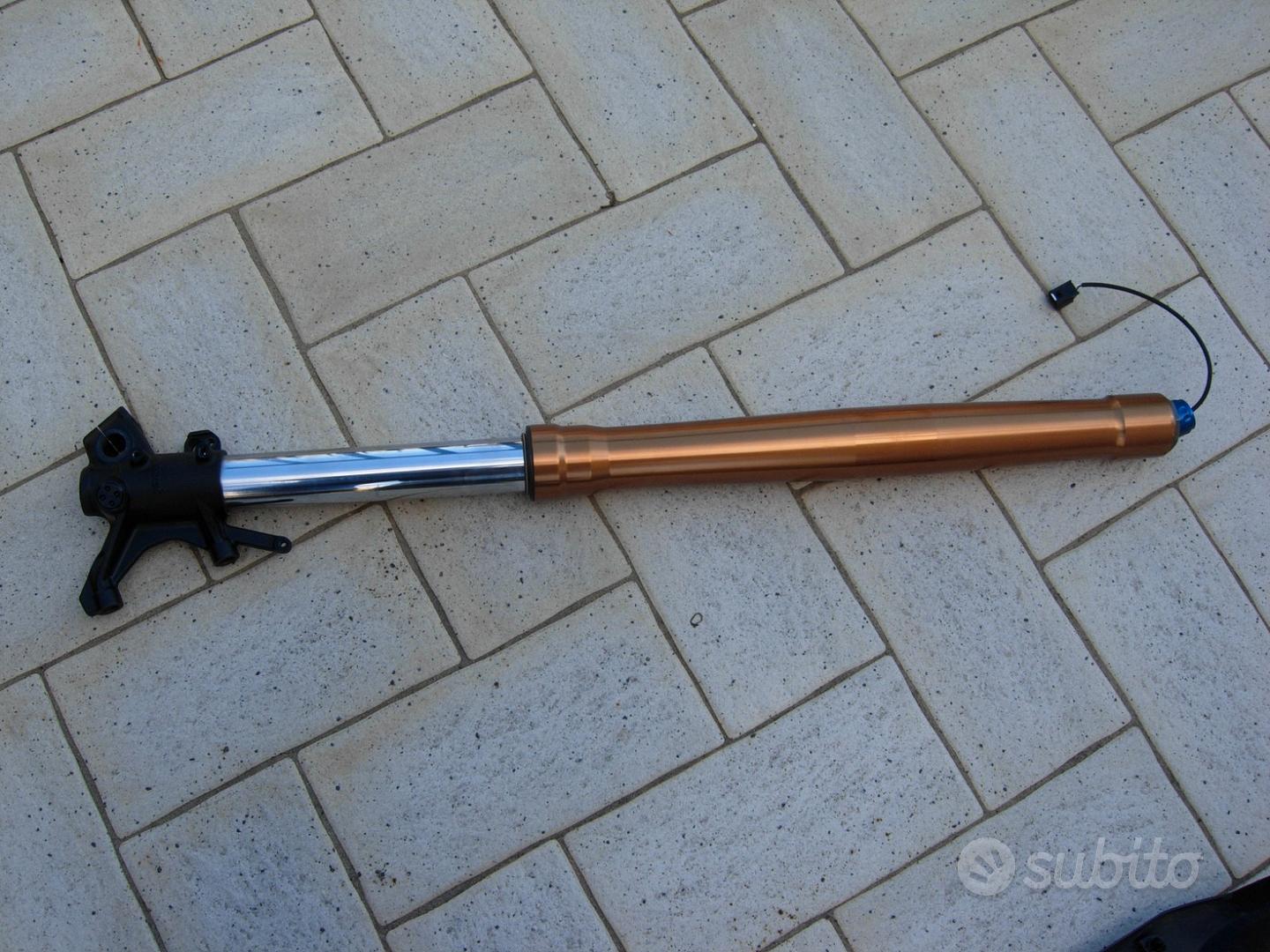 Stelo forcella Honda AFRICA TWIN 1100 - Accessori Moto In vendita a Savona