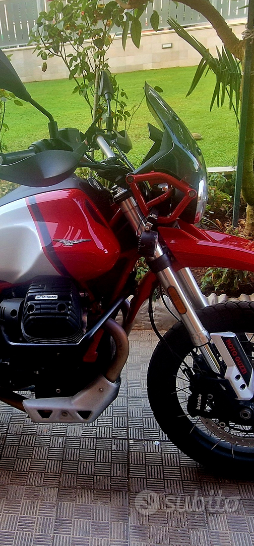 Moto Guzzi V85TT 2023 come nuova - Moto e Scooter In vendita a Roma