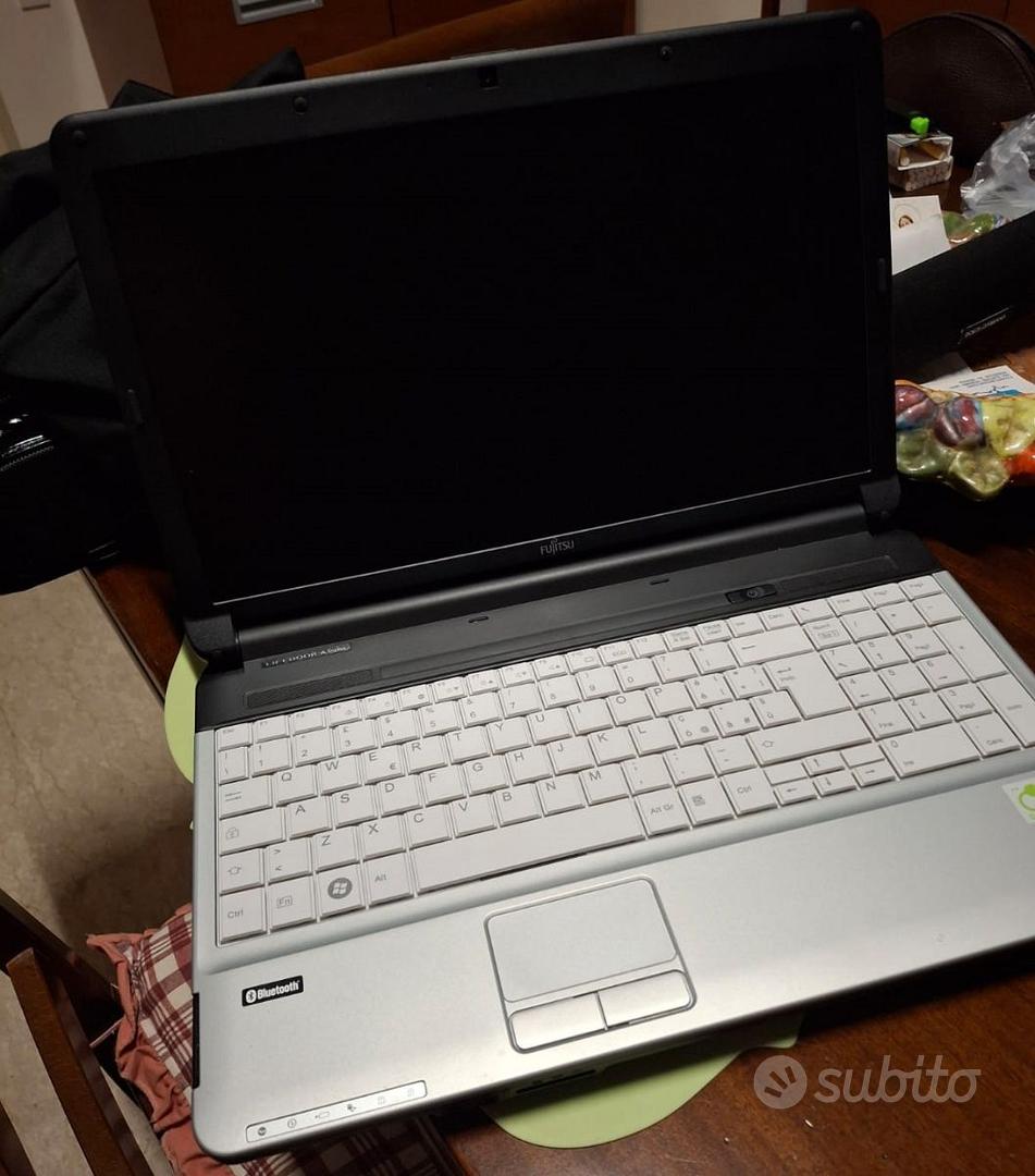 computer portatile Fujitsu Lifebook A530 - Informatica In vendita a Bari