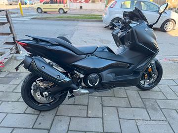 Yamaha T-Max 2024 - Dark Magma - Moto e Scooter In vendita a Napoli
