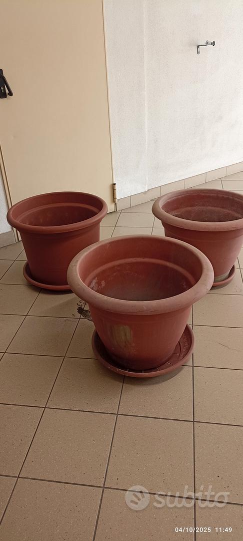 vasi x piante - Giardino e Fai da te In vendita a Ravenna