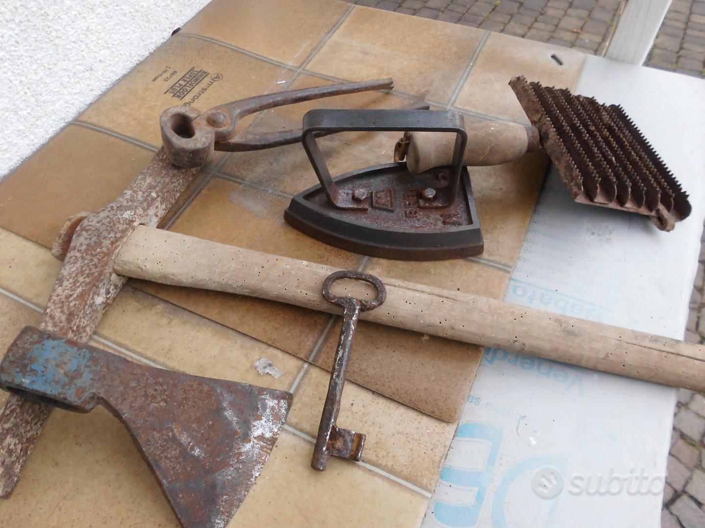 Cose antiche e attrezzi del nonno Baule antico - Arredamento e ...