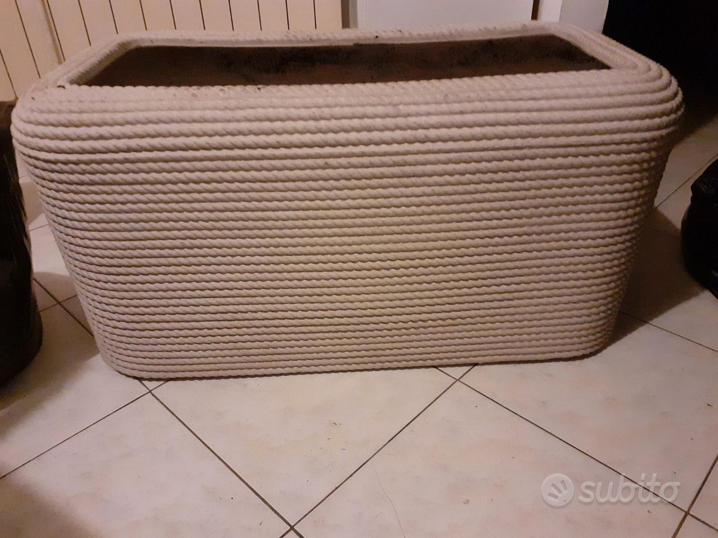 Fioriera in resina color bianco panna - Giardino e Fai da te In vendita ...