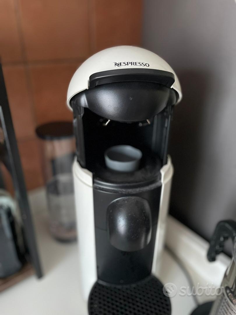 Nespresso Vertuo con bidoncino porta capsule - Elettrodomestici In ...