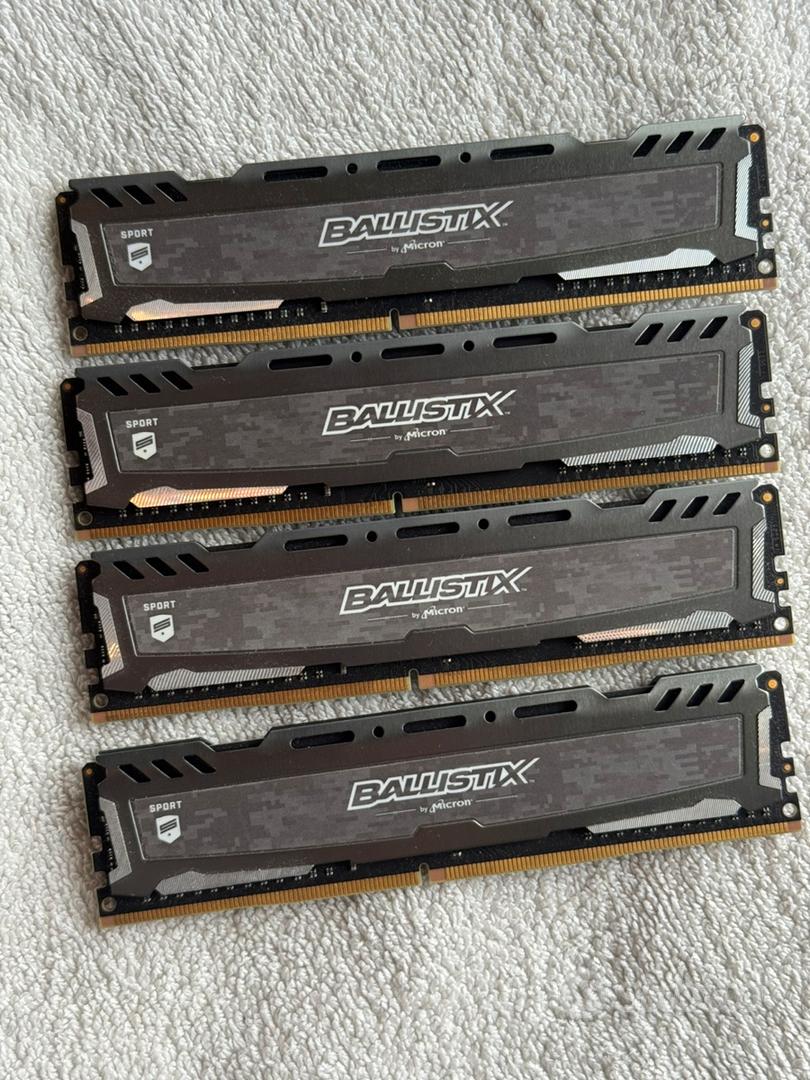 DDR4 Ram 32GB 4x8 3000mhz ballistix - Informatica In vendita a Messina