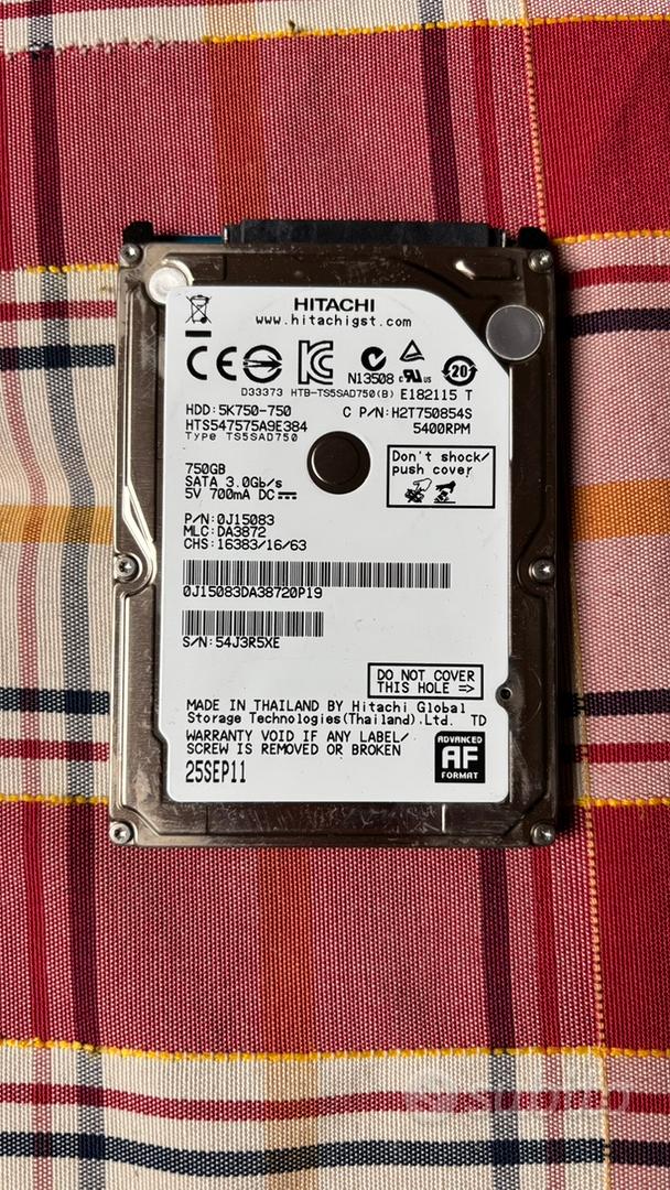 Hard disk hitachi 750 gb 2,5” - Informatica In vendita a Novara