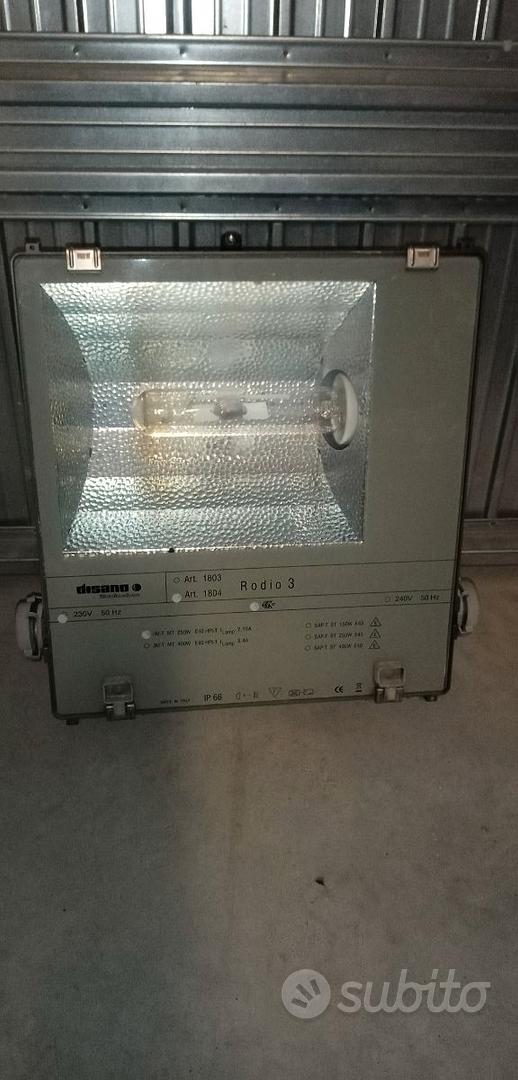 FARO LAMPIONE PROIETTORE DISANO RODIO 3 250W IP65 - Giardino e Fai da ...
