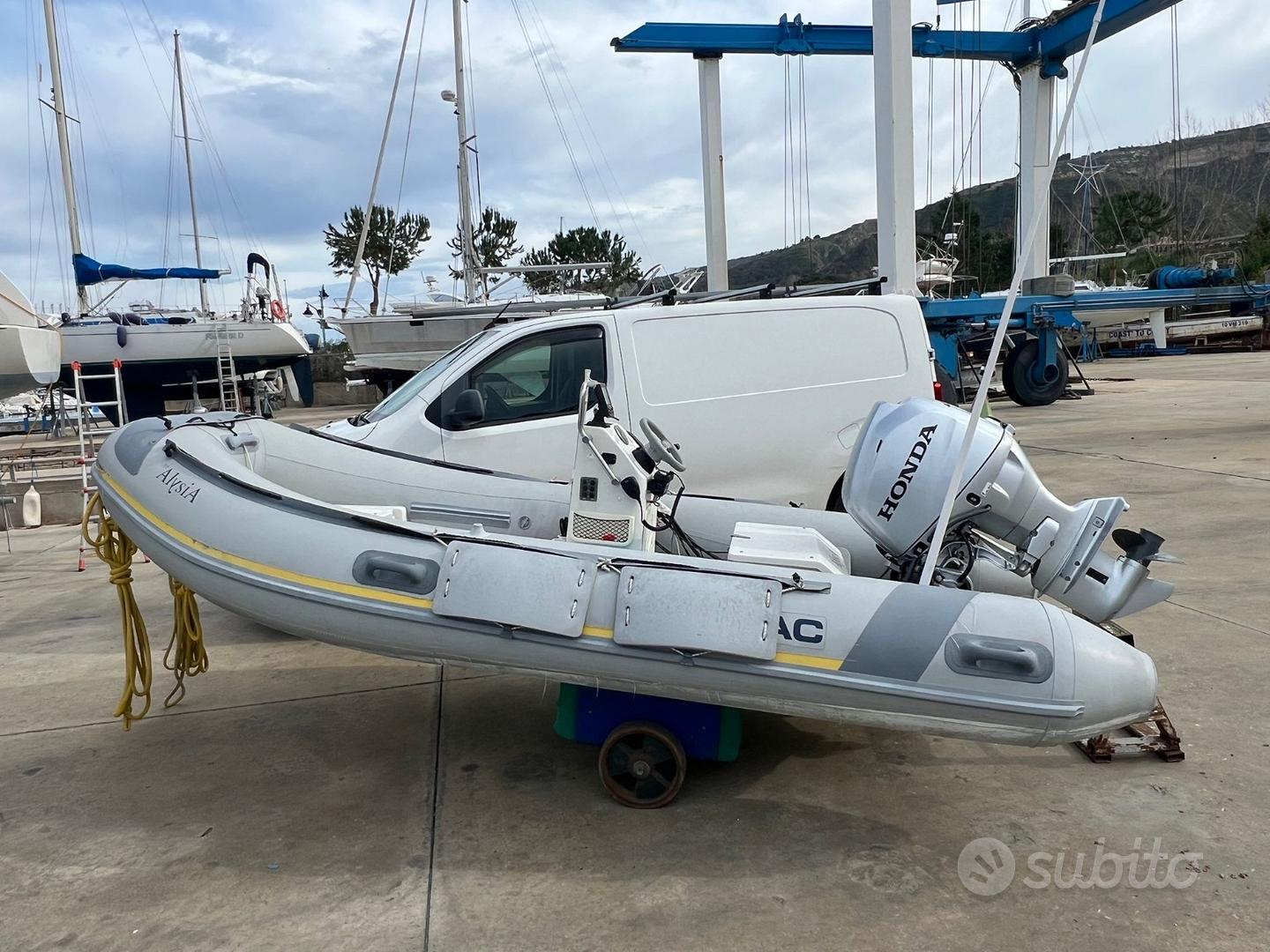 Gommone Tender Lomac 400 con Honda 40 cv - Nautica In vendita a Vibo ...