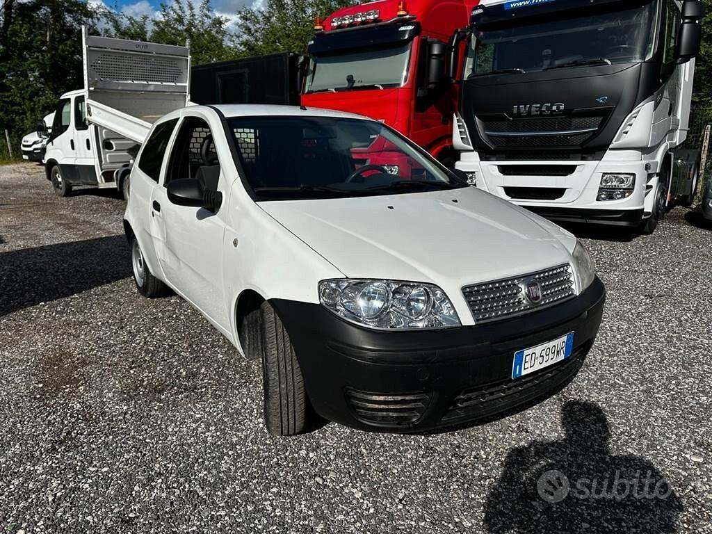 Subito - Ri.v.i. Trucks i.m.g. Pozzuoli -NA- Italy - Fiat Punto Van ...