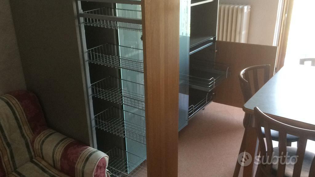 Contromobile cucina con cestelli e accessori - Arredamento e Casalinghi ...