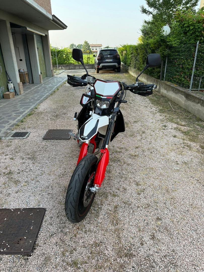 Swm sm 125 r - 2018 - 4t - Moto e Scooter In vendita a Modena