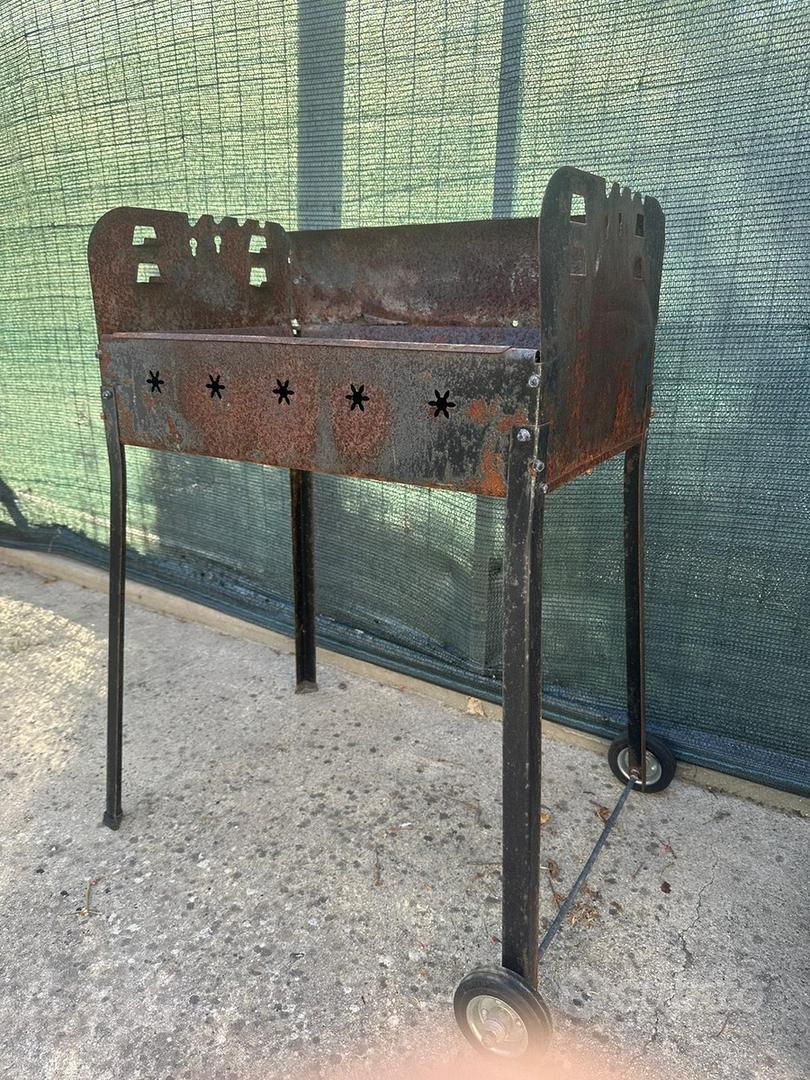 Barbeque con rotelle - Giardino e Fai da te In vendita a Cagliari