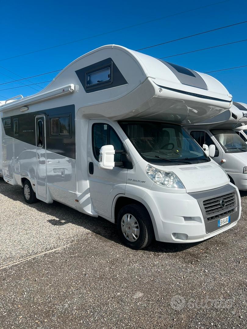 Camper con clima e garage grande - Caravan e Camper In vendita a Milano