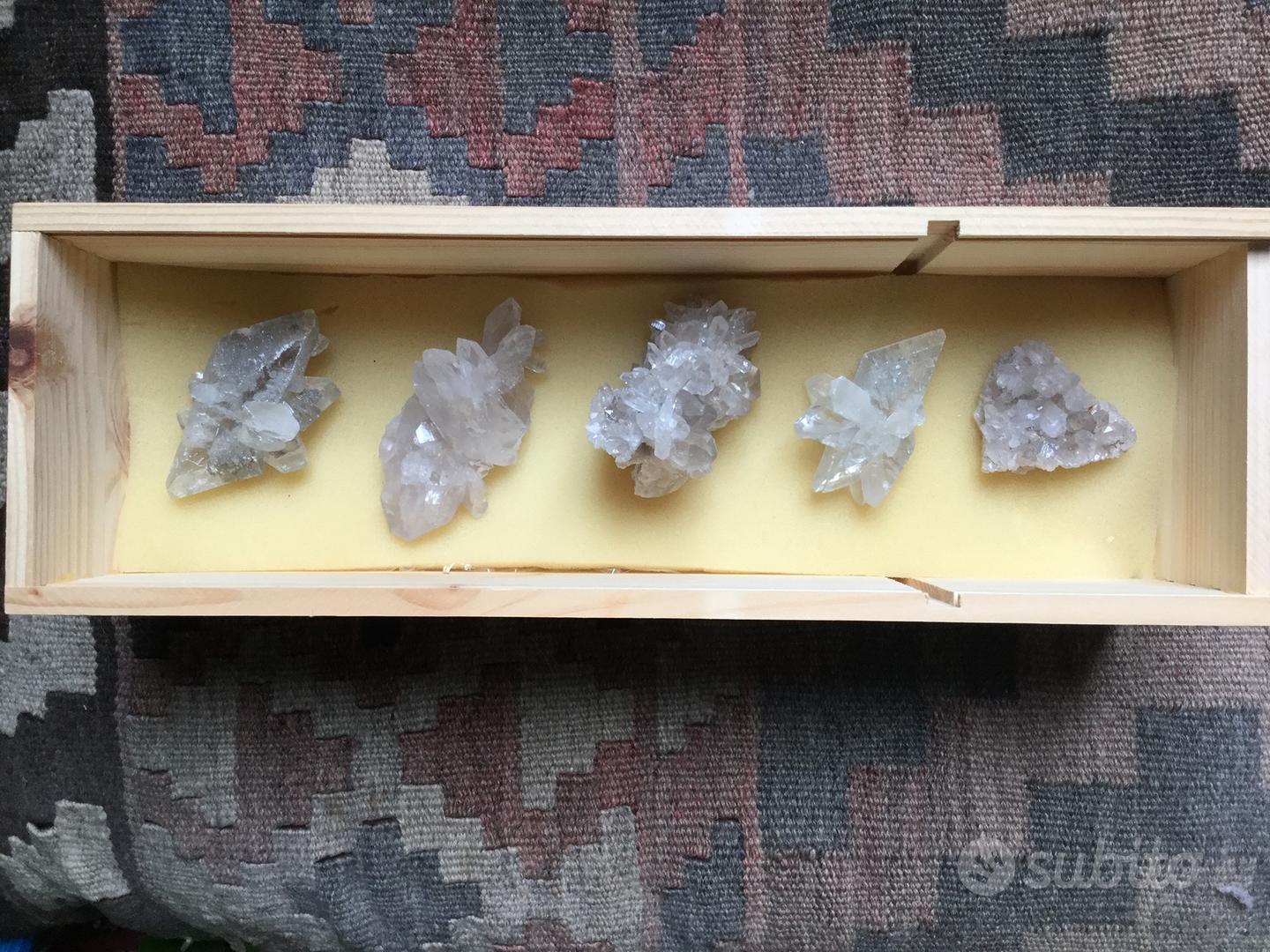 Set di quarzi in scatola di legno - Collezionismo In vendita a Firenze