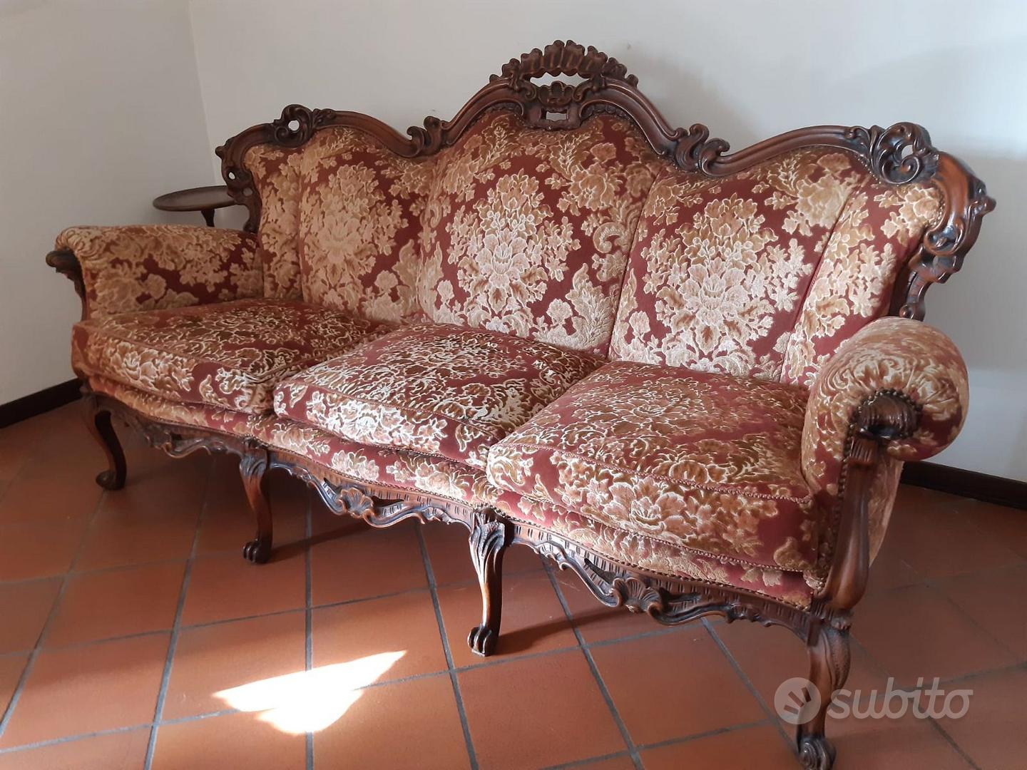 Salotto vintage con divano, poltrone e tavolino - Arredamento e ...
