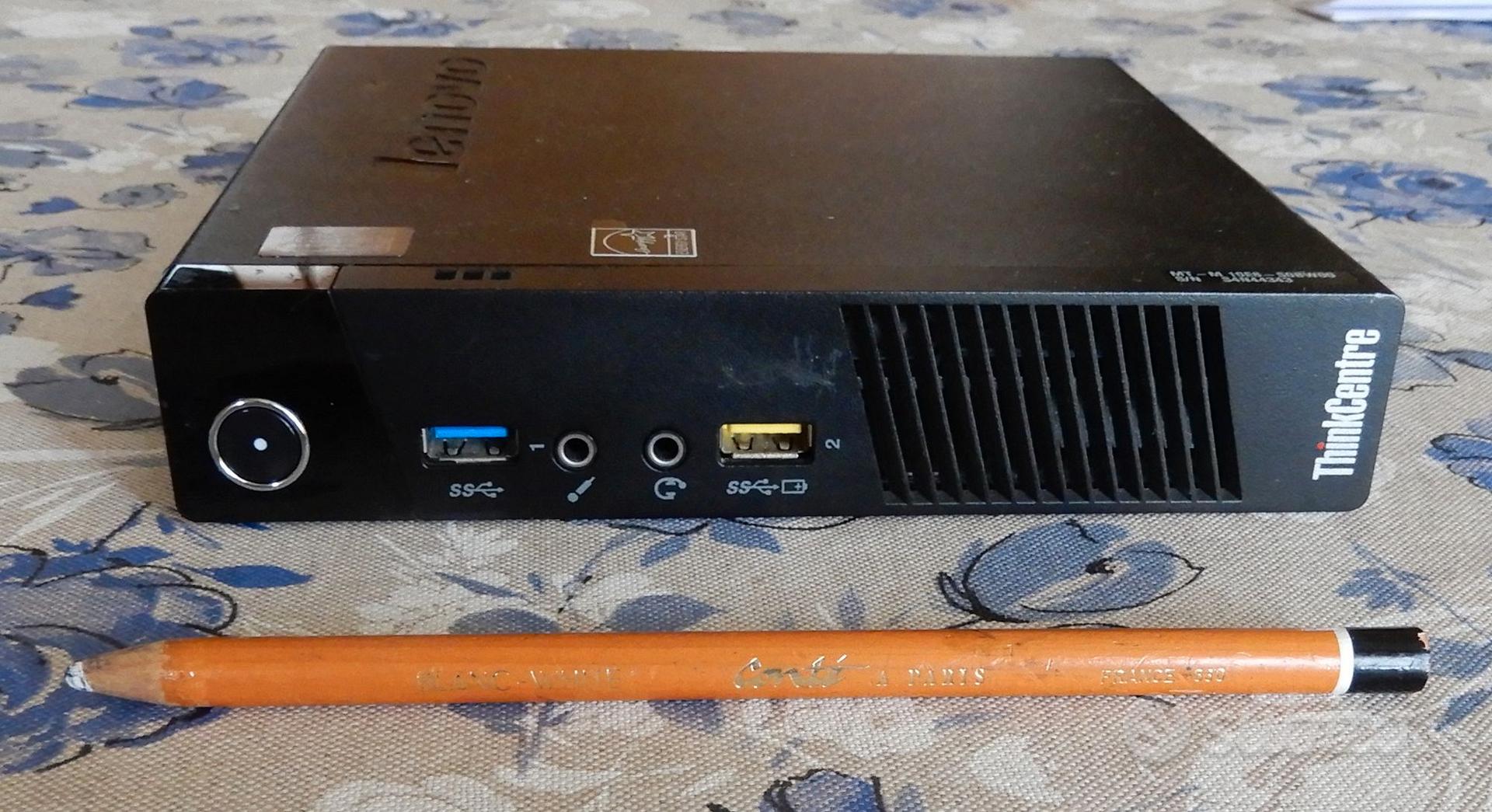 Computer Lenovo Mini con monitor tastiera e mouse - Informatica In ...