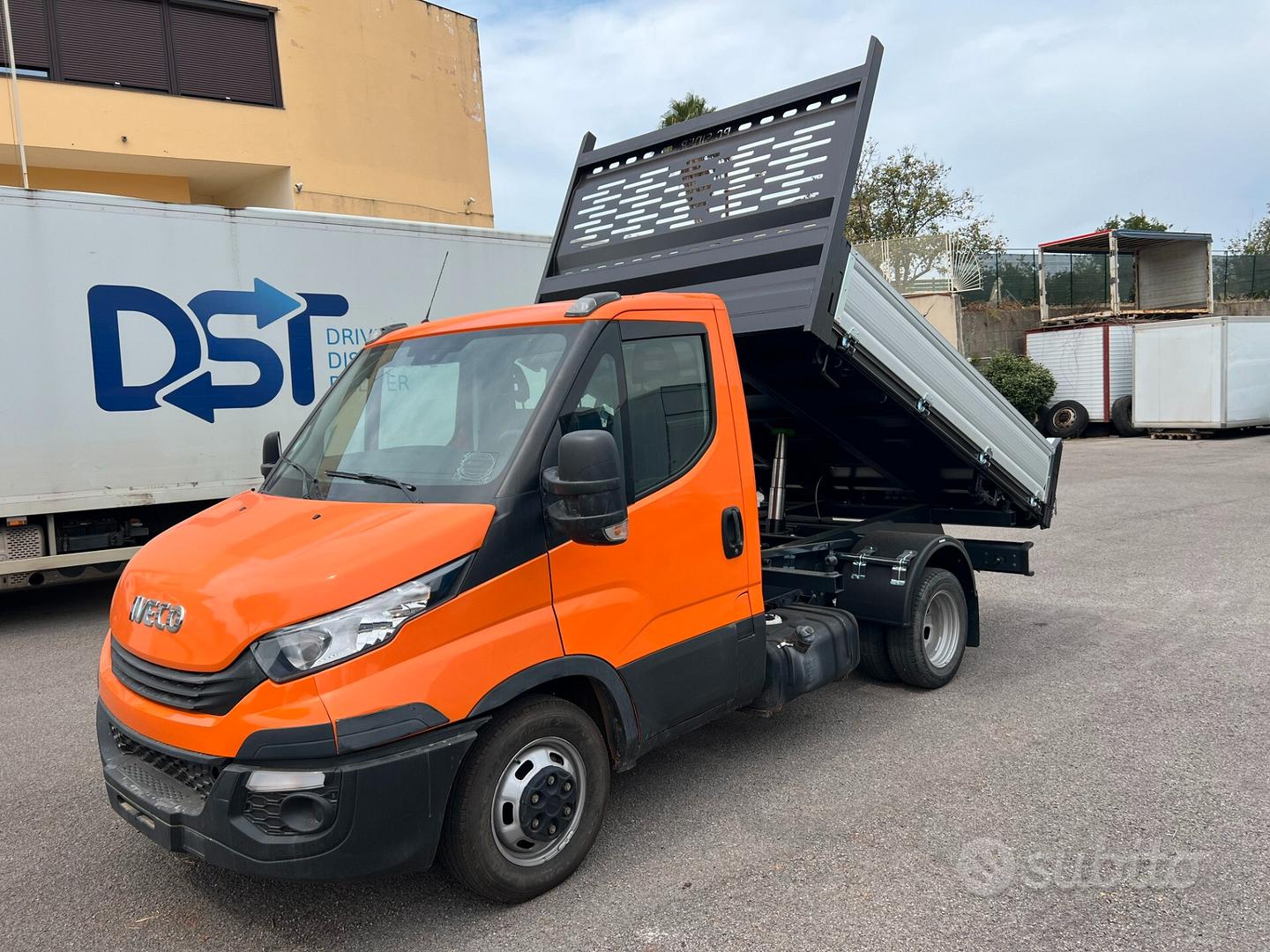 Subito - AUTOCAR SUD SNC - IVECO DAILY 35C18 RIBALTABILE - Veicoli ...