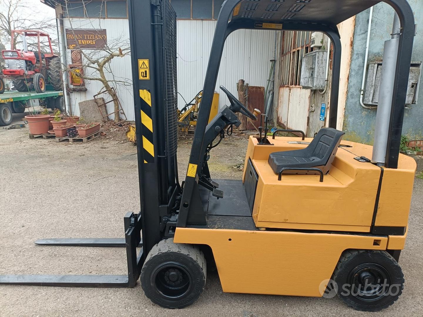Subito - BA.GI.SRL - muletto Caterpillar modello V300 - Veicoli ...