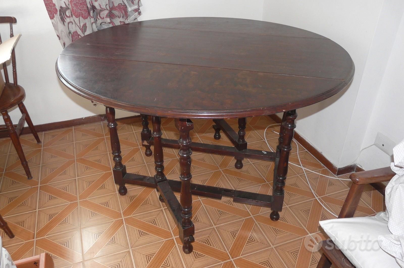 TAVOLO ROTONDO richiudibile anni 60/70 legno - Arredamento e Casalinghi ... TAVOLO ROTONDO richiudibile anni 60/70 legno - Arredamento e Casalinghi ...