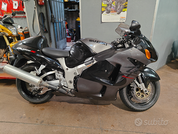 Hayabusa iconica, primo modello 2000 a iniettori - Moto e Scooter In ...