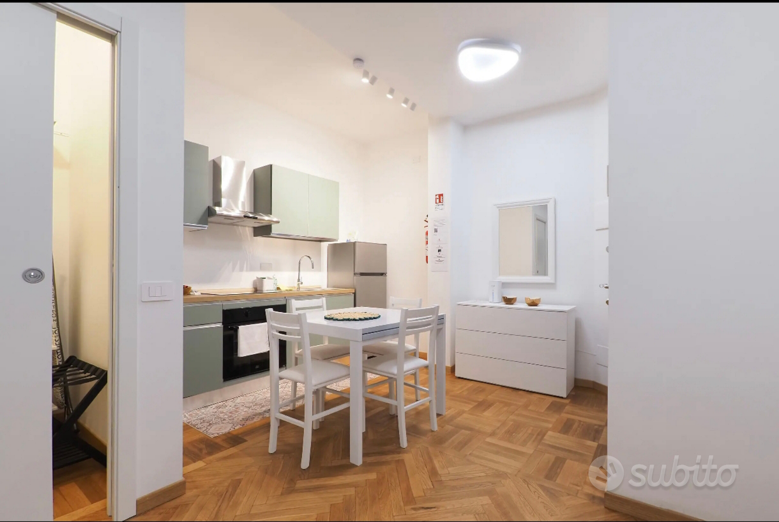 Monolocale ammobiliato zona city life e fiera - Appartamenti In affitto a Milano