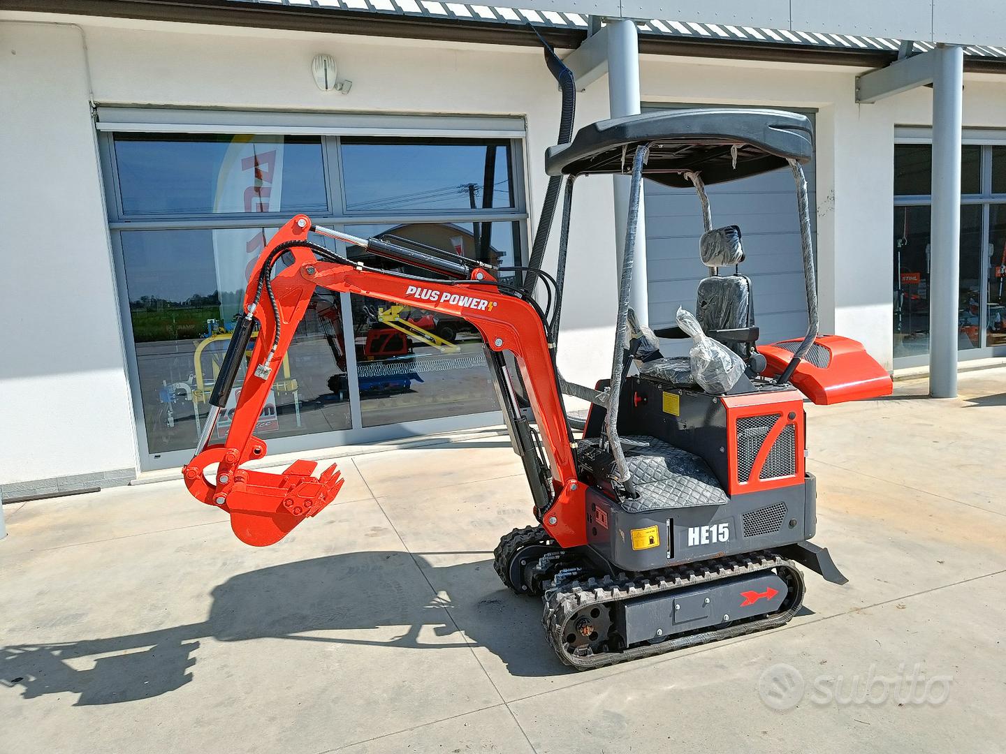 Mini escavatore Plus Power HE 15 - Veicoli commerciali In vendita a Padova